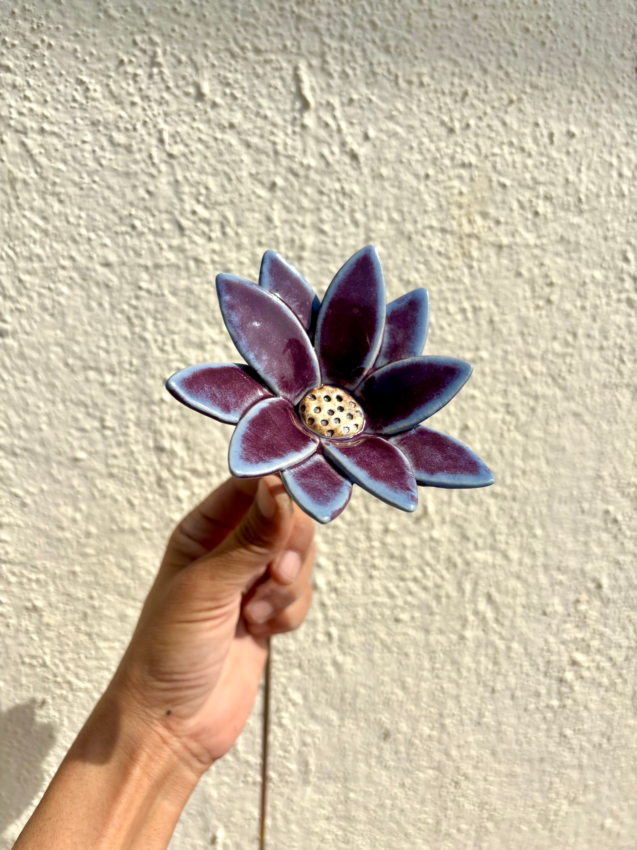 Floral Decor | Edgy Daisy - Single flower stem large – The Purple Pony